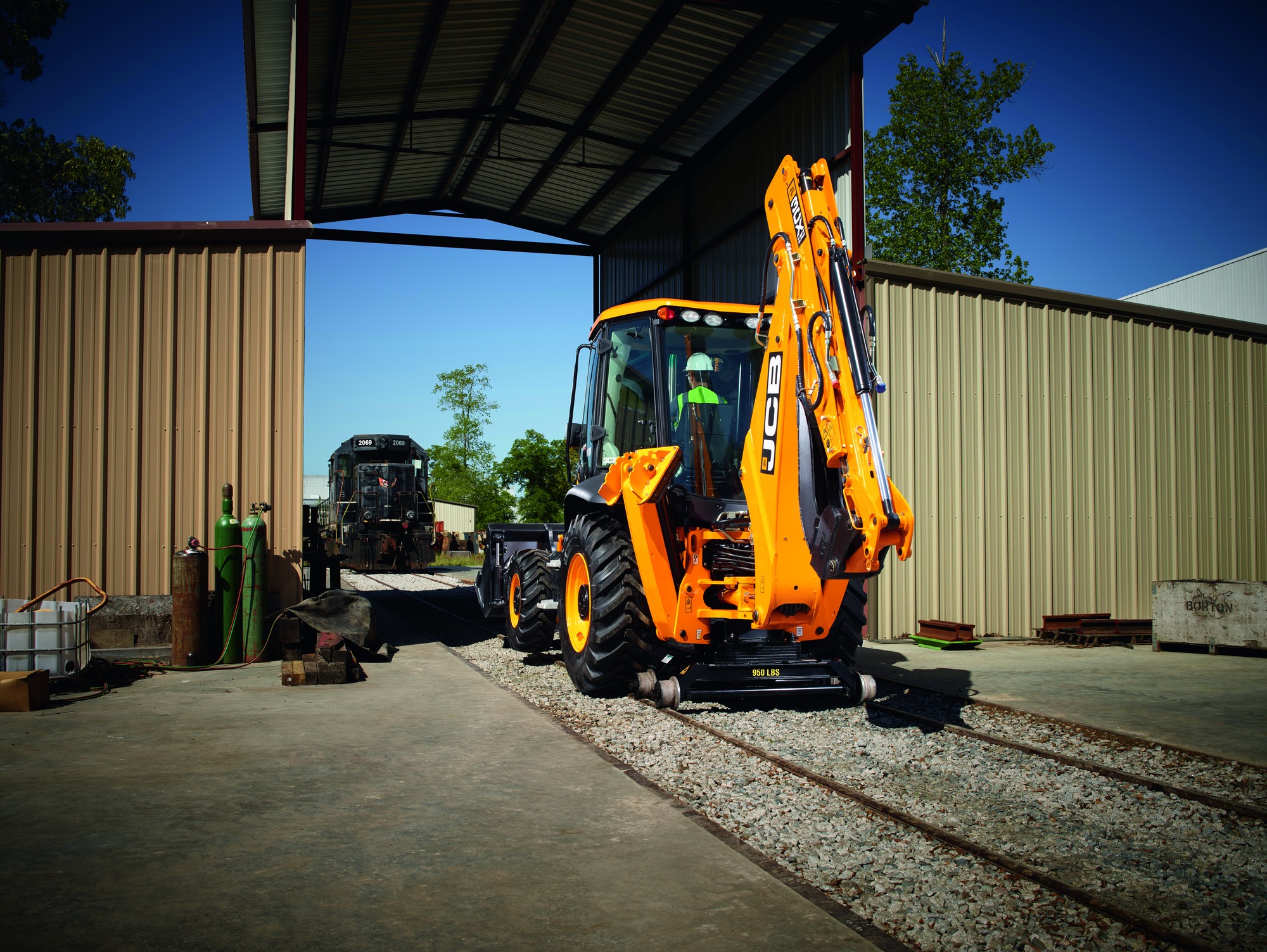 JCB DYMAX RAIL SYSTEM FOR BACKHOE LOADER | Briggs JCB