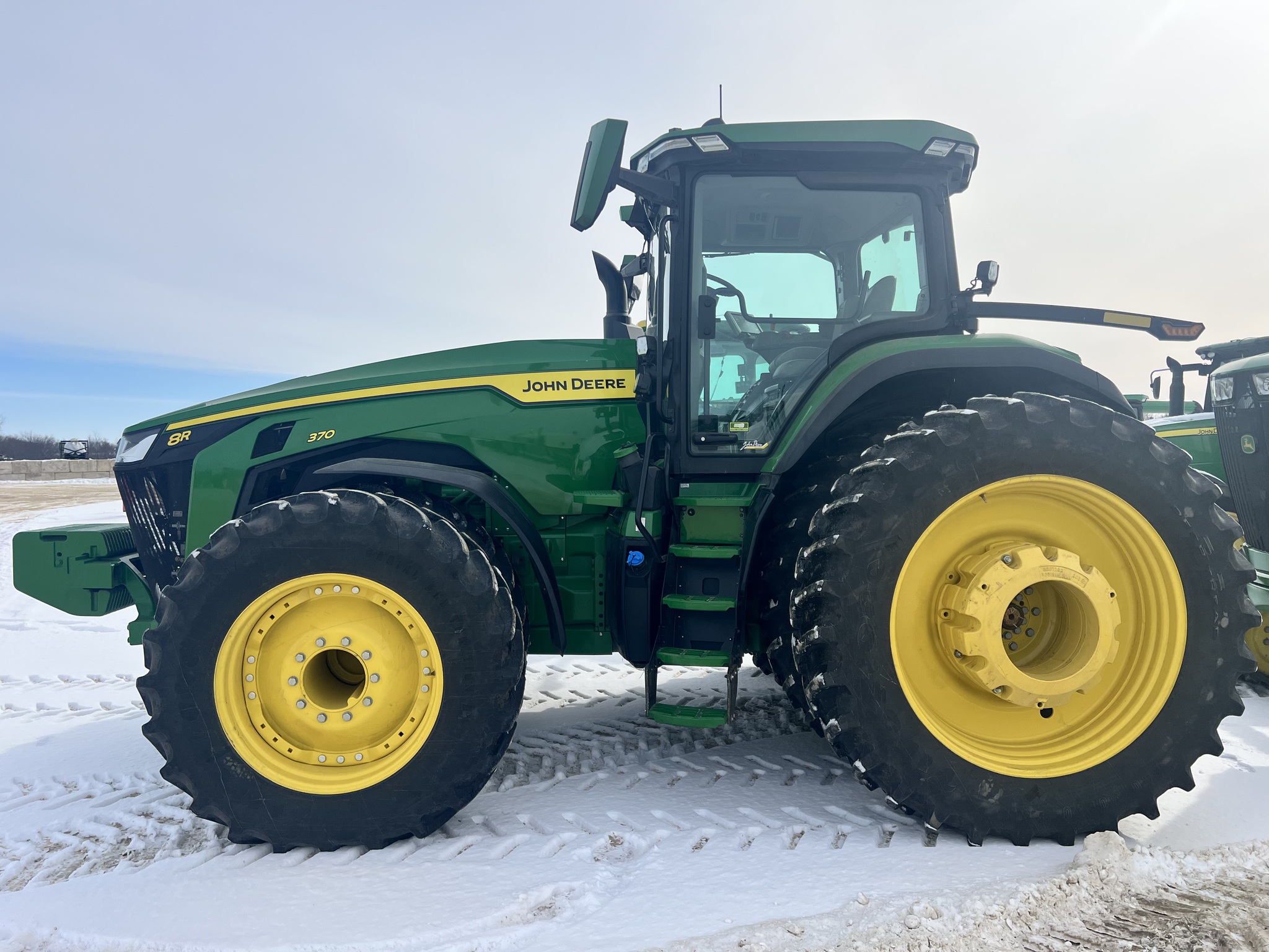 Used John Deere 8R 370 #219791 | Sloan Implement